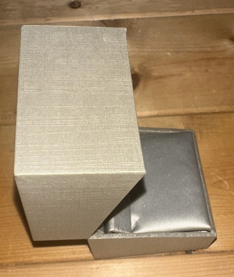 Zales the Diamond Store Empty Silver Earring Presentation Box Excellent ...