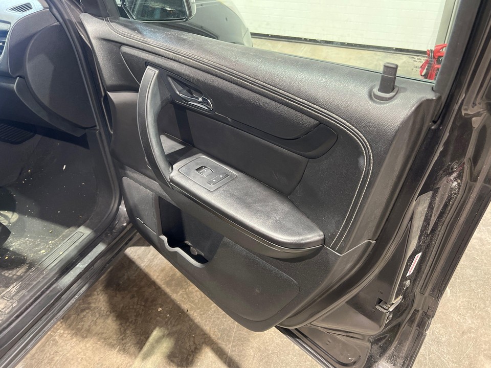 2013-2017 Chevrolet Traverse Passenger RH Right Front Door Trim Panel ...