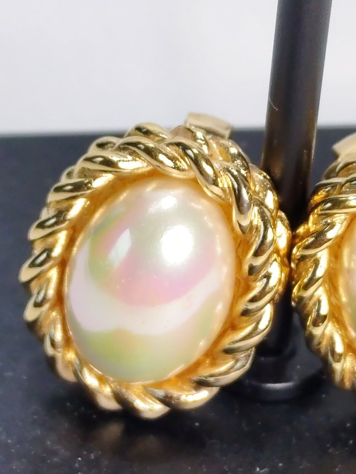 Christan Dior Oval Pearl Like Gold Tone Clip Vintage Earrings | eBay
