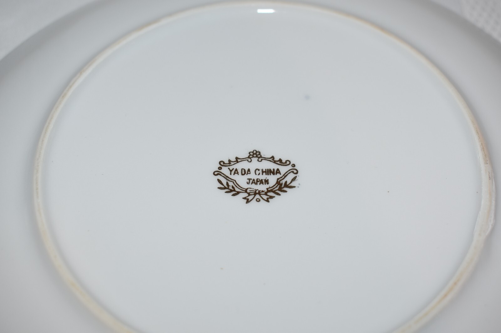 Christmas Holly Holiday Berries YADA China Appetizer Luncheon Plate ...