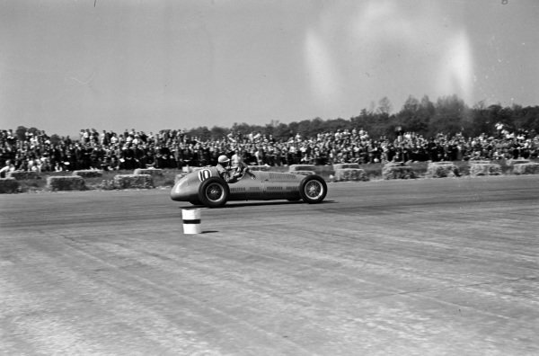 Reg Parnell in a Maserati 4CLT 1949 Motor Racing Old Photo 7 | eBay ...