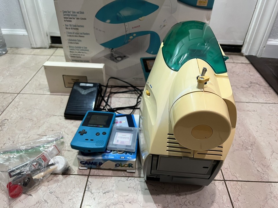 Singer Izek Sewing Machine Gameboy Color Works! Please Read Description ...