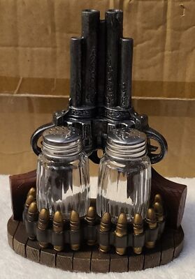 GUN PISTOL BULLET GUNSLINGER SPICE WESTERN SALT AND PEPPER SHAKER SET ...