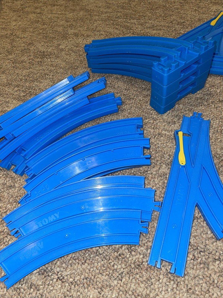 TOMY Trackmaster Thomas & Friends Blue Rail Track Pieces Part Lot of 30 ...