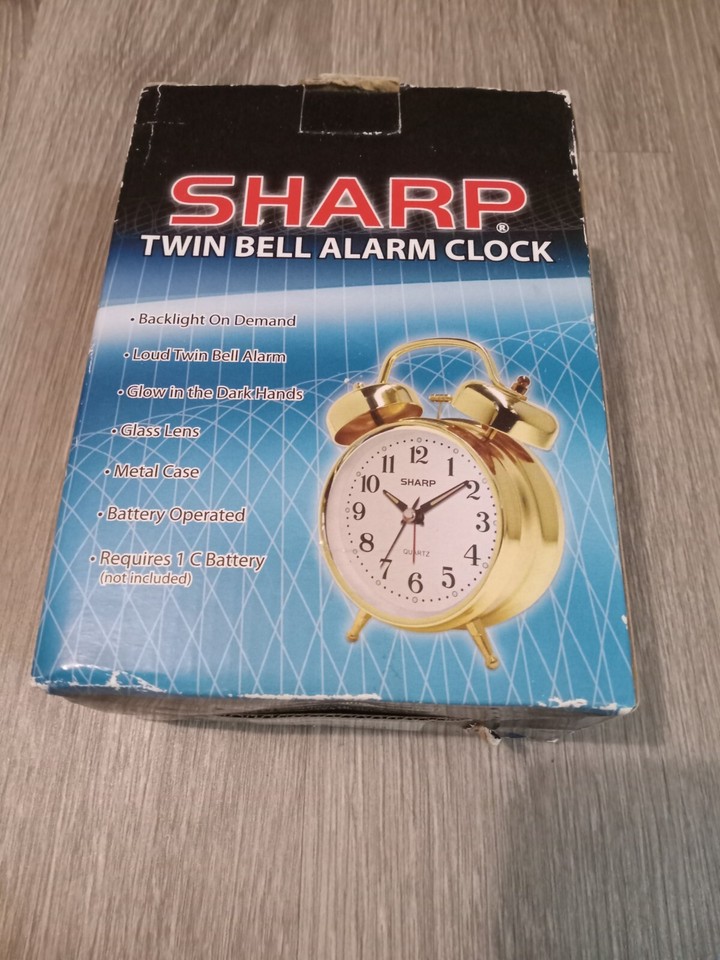 Nostalgic Sharp Gold ⏰ Twin Bell Analog Alarm Clock Battery Powered ...