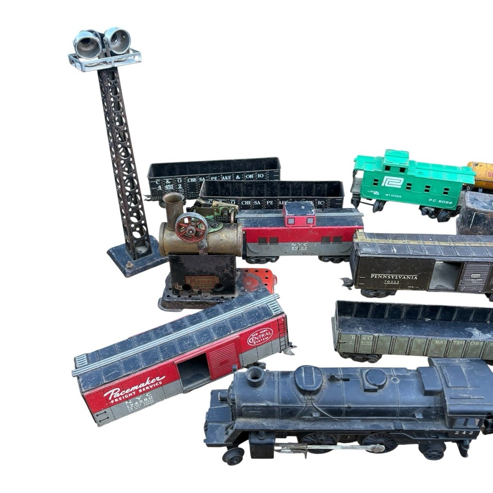 Vintage Lionel Train Collection (16 Items + Extra Tracks) | eBay