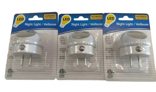 3 Pack Pk Intertek Night Lights * PLUG IN * BRAND NEW AUTO ON LIGHT ...