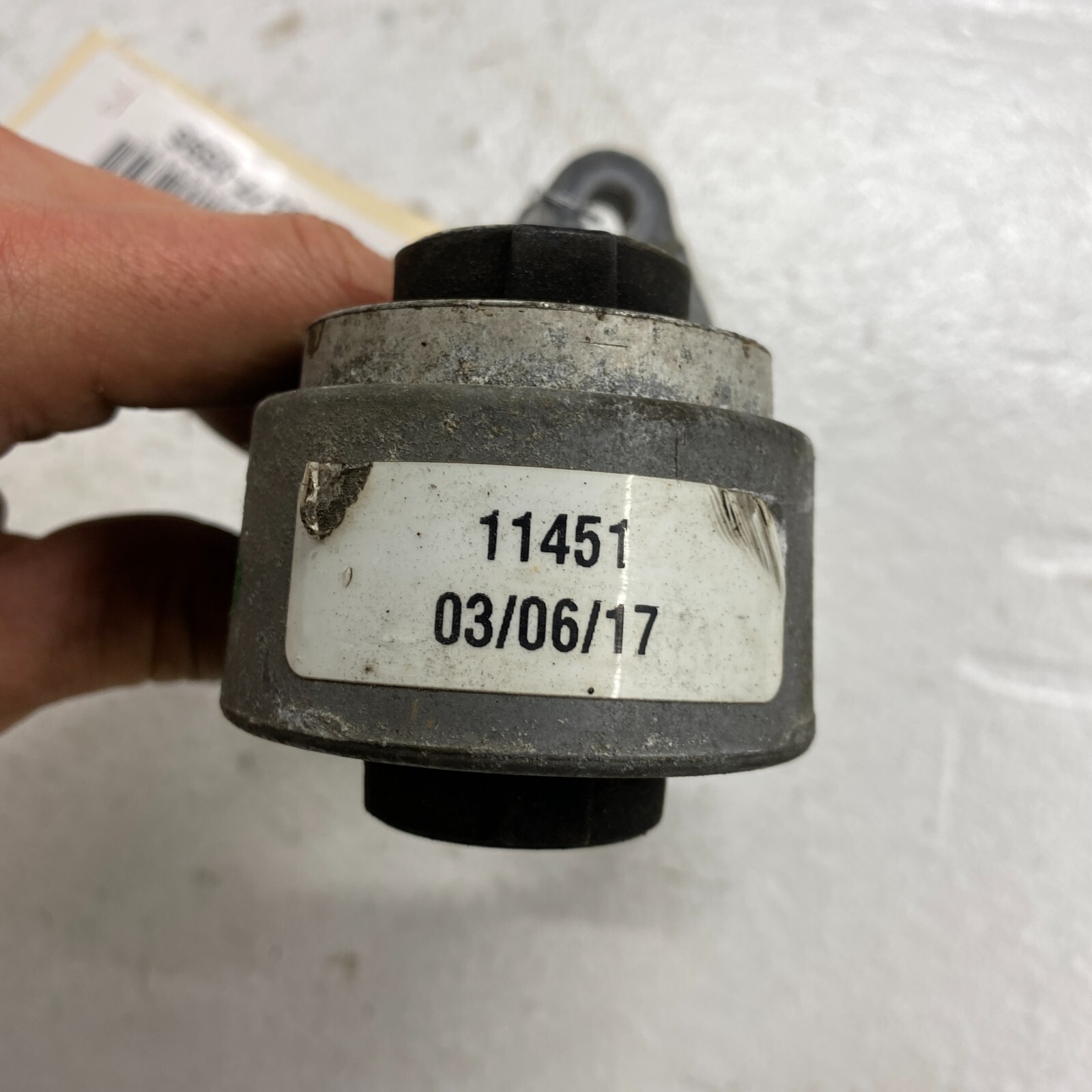 12-20 Tesla Model S Rear Drive Unit Side Engine Motor Mount Support ...