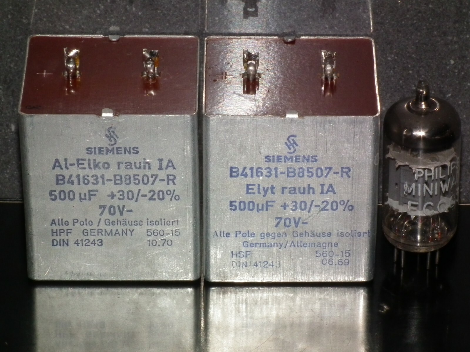 Two vintage Siemens electrolytic capacitors 500uF 70V Klangfilm ...