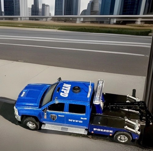 1/64 GREENLIGHT POLICE CUSTOM NYPD 2018 CHEVROLET SILVERADO 3500HD TOW ...