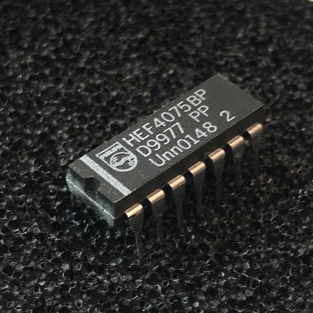 (PKG of 10) HEF4075BP Triple 3-Input OR Gate, CD4075, PDIP-14, Philips ...