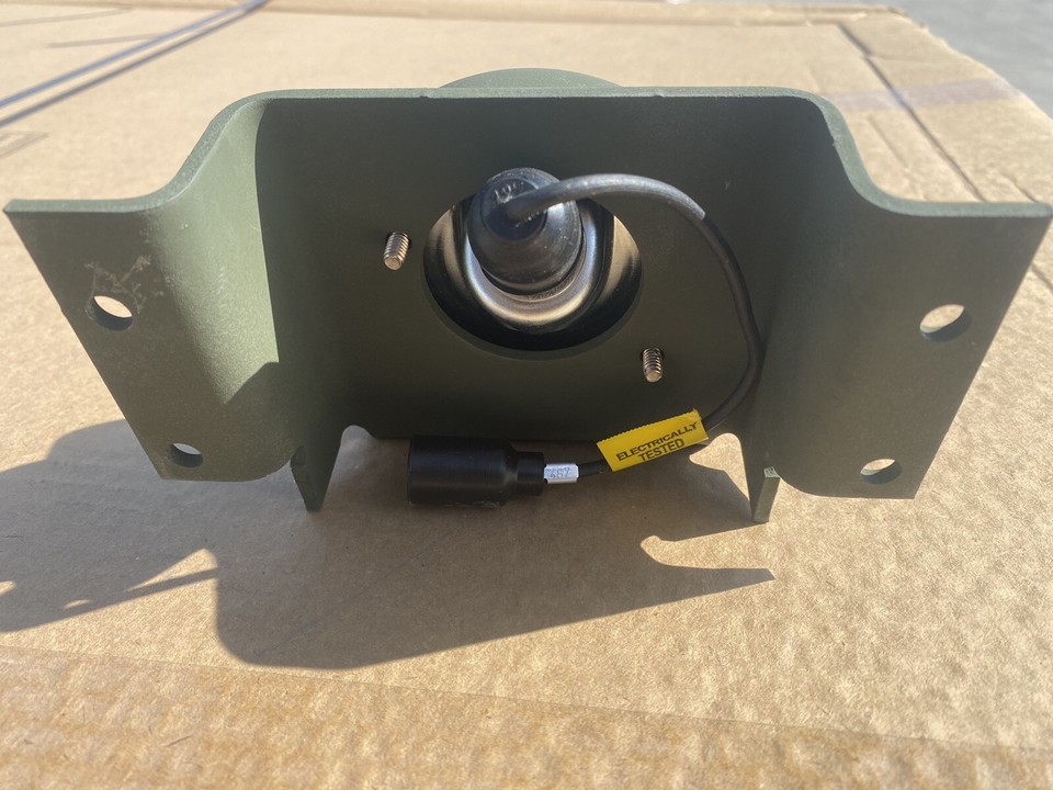 NOS HMMWV HUMVEE M998 M1123 BACK UP REVERSE LIGHT WITH BRACKET ...