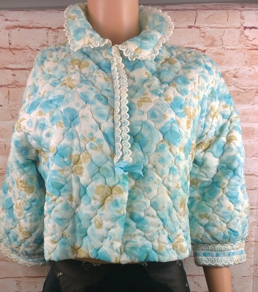 Vintage blue floral quilted nylon bed jacket Wovenair… - Gem