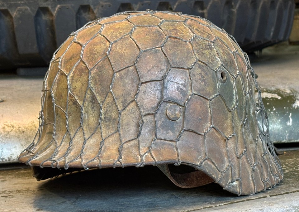 WW2 German M35 Steel Helmet (Stahlhelm) – SE62 – Genuine 3 Color ...