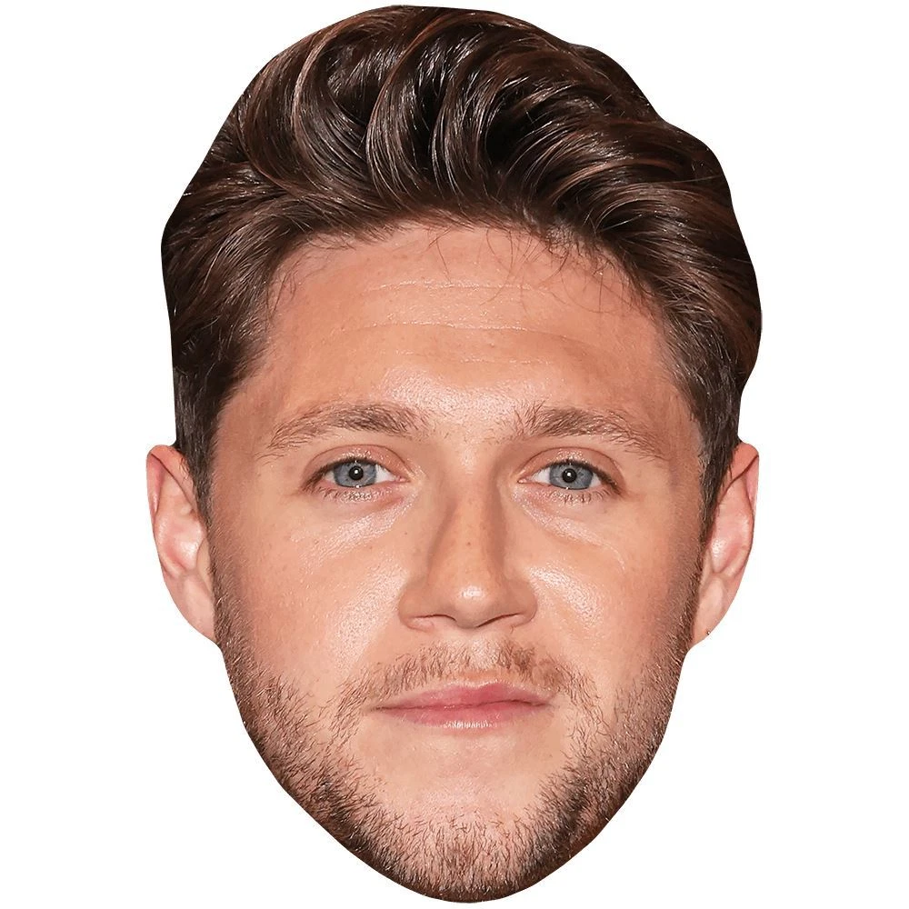 Smiling Niall Horan 2022