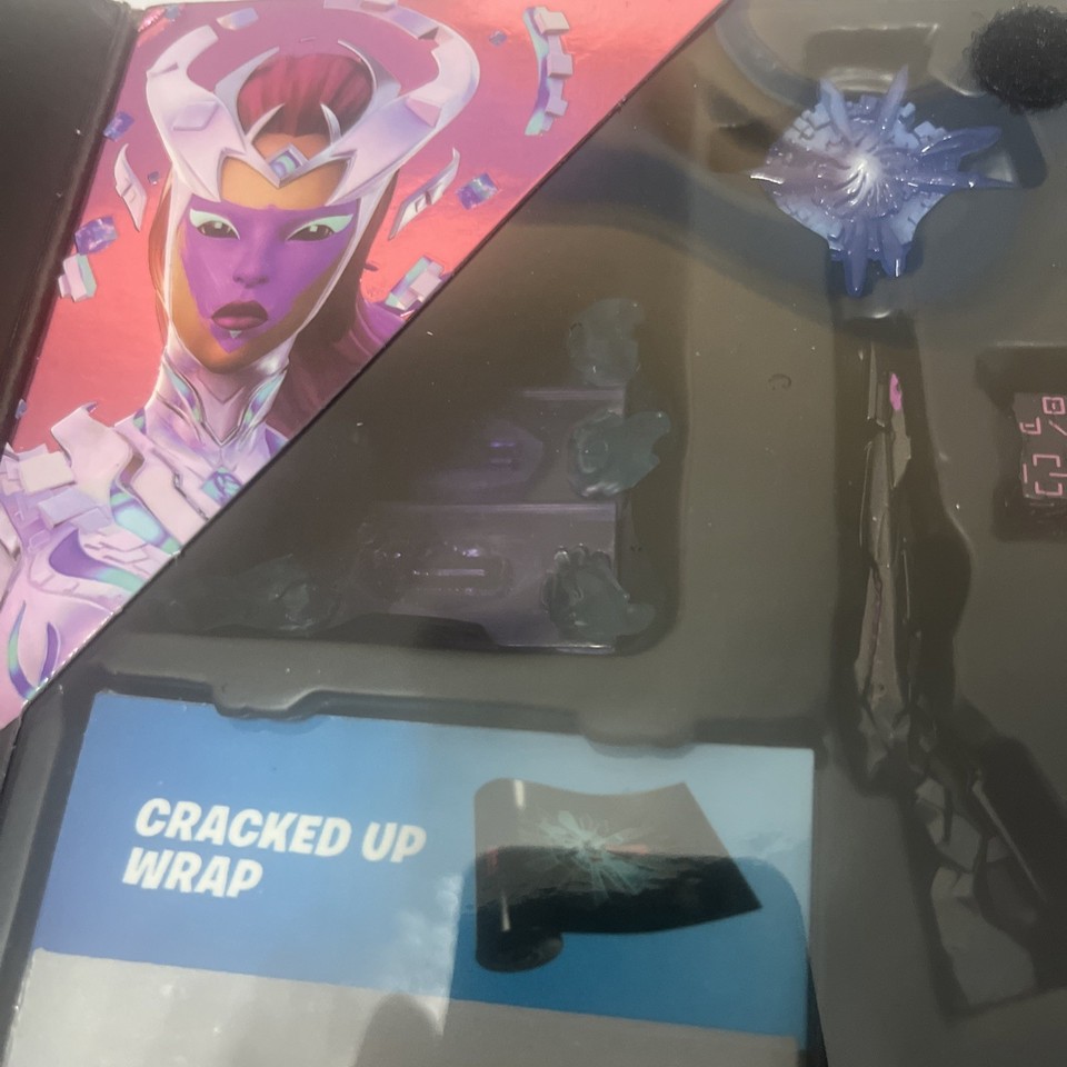 Fortnite Master Series Cube Queen MiB New W/ Code Sealed “Cracked Up ...