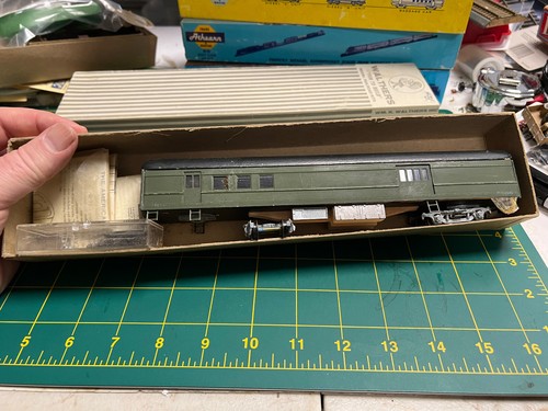Walthers 7829 70 P-B Combine Passenger Car RTR HO-Scale OB | eBay