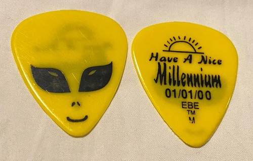 Vintage Guitar Pick-EBE Alien Guitar Pick-Yellow Millennium-Medium ...