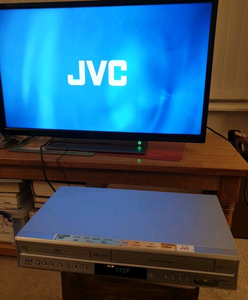 JVC HR-XV28S Combo DVD Player + VCR Video Cassette Player Recorder ...