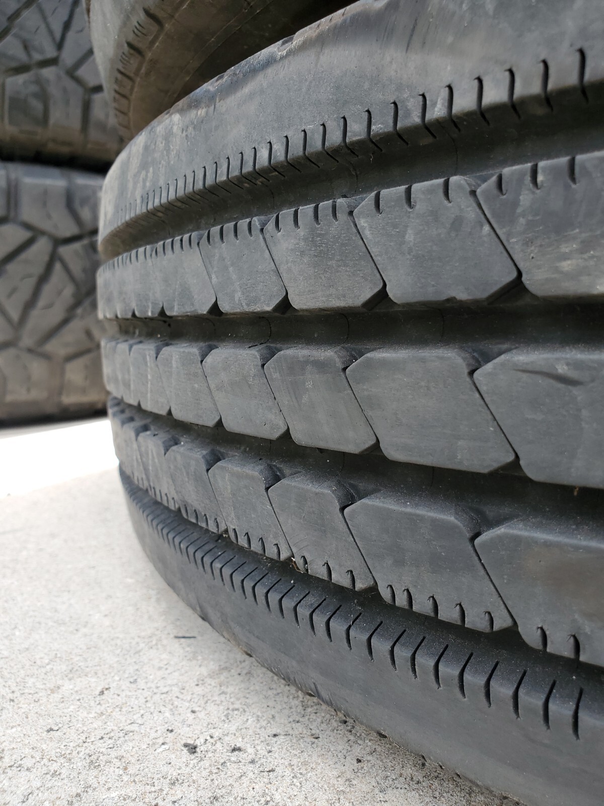 (6) 235/80R22.5 Michelin XRV Tires 235 80 22.5 Inch R.V. MOTORHOME ...