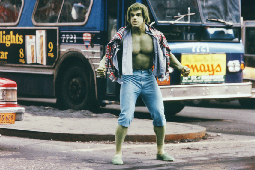 The Incredible Hulk Lou Ferrigno As Hulk On Street In Front Of Bus ...