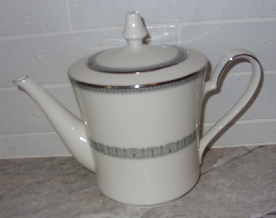 Noritake China Burgundy 4 Cup Teapot and Lid Gray Filigree Platinum ...