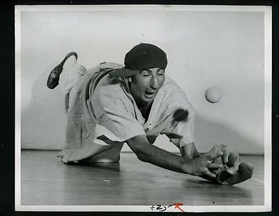 Max Patkin Clown Prince of Baseball 1952 Press Photo catching baseball ...