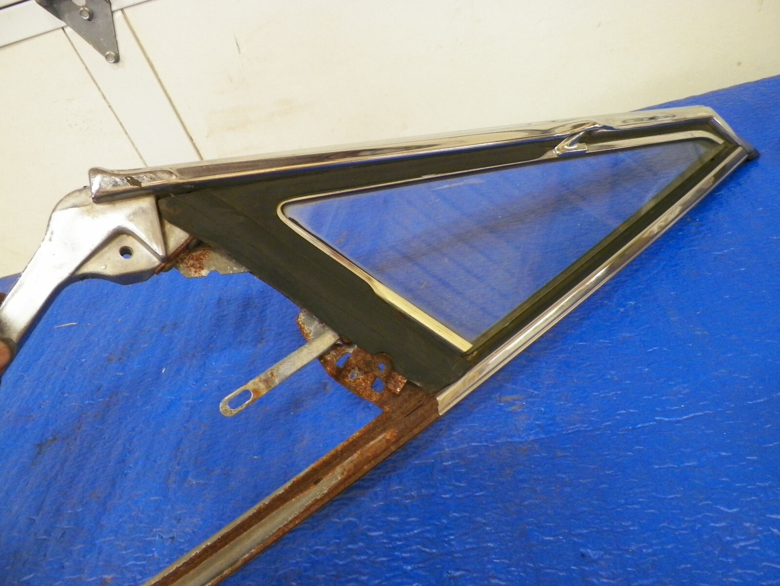 1965-1966 Chevrolet Pontiac 2 door hardtop left vent wing window | eBay