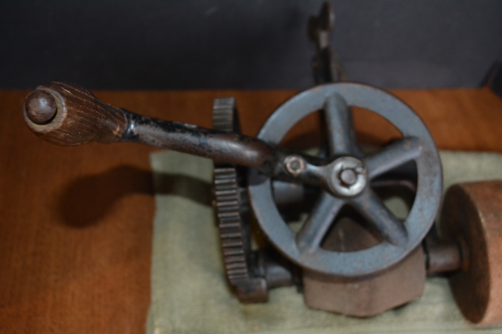 Antique Hand Crank Sickle Bar Tool Whetstone Sharpener DUAL STONES Farm ...