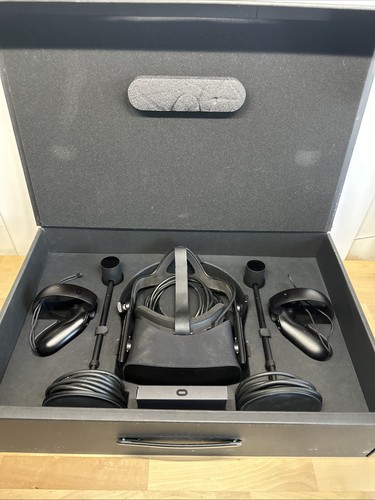 Oculus Rift CV1 Complete Set – 2 Sensors, 2 Touch Controllers, Box | eBay