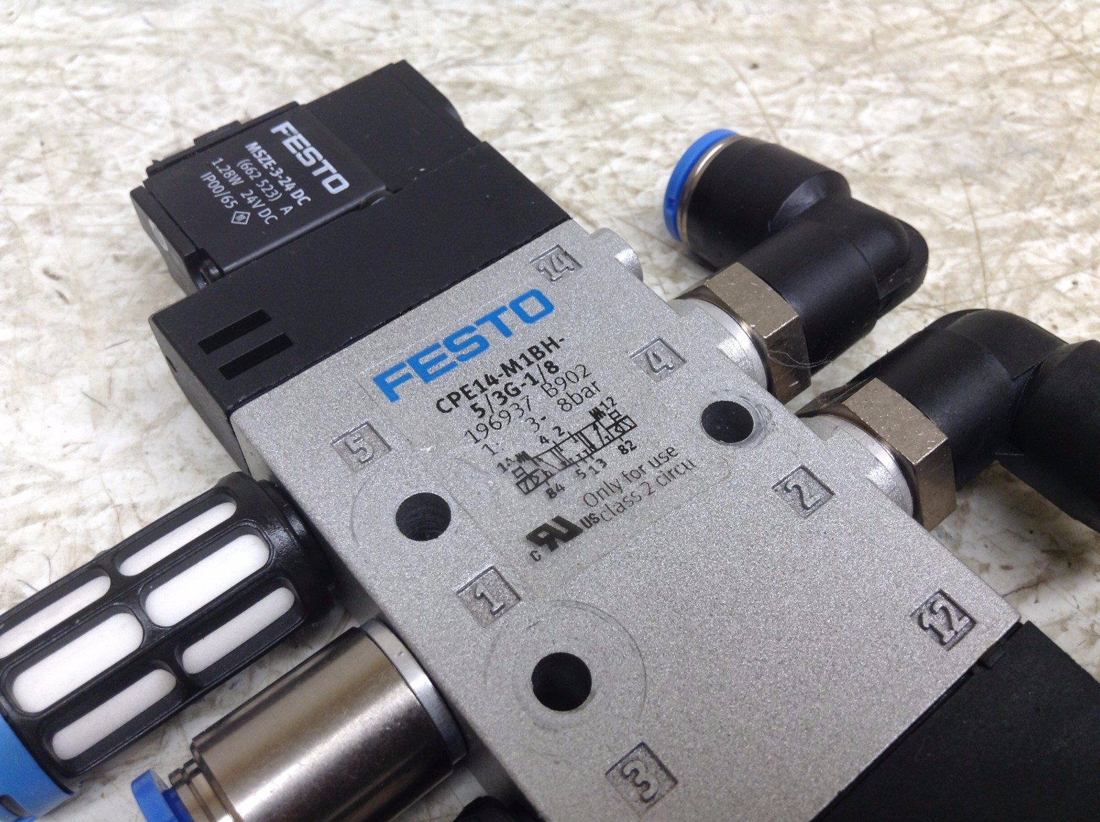 Festo CPE14-M1BH-5/3G-1/8 Pneumatic Valve 24 VDC MSZE-3-24DC | eBay