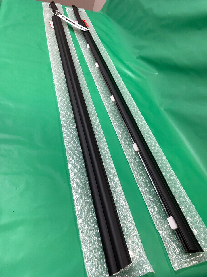 Genuine HONDA 72450-SH3-003 72410-SH3-003 Front Door Window Molding L&R ...