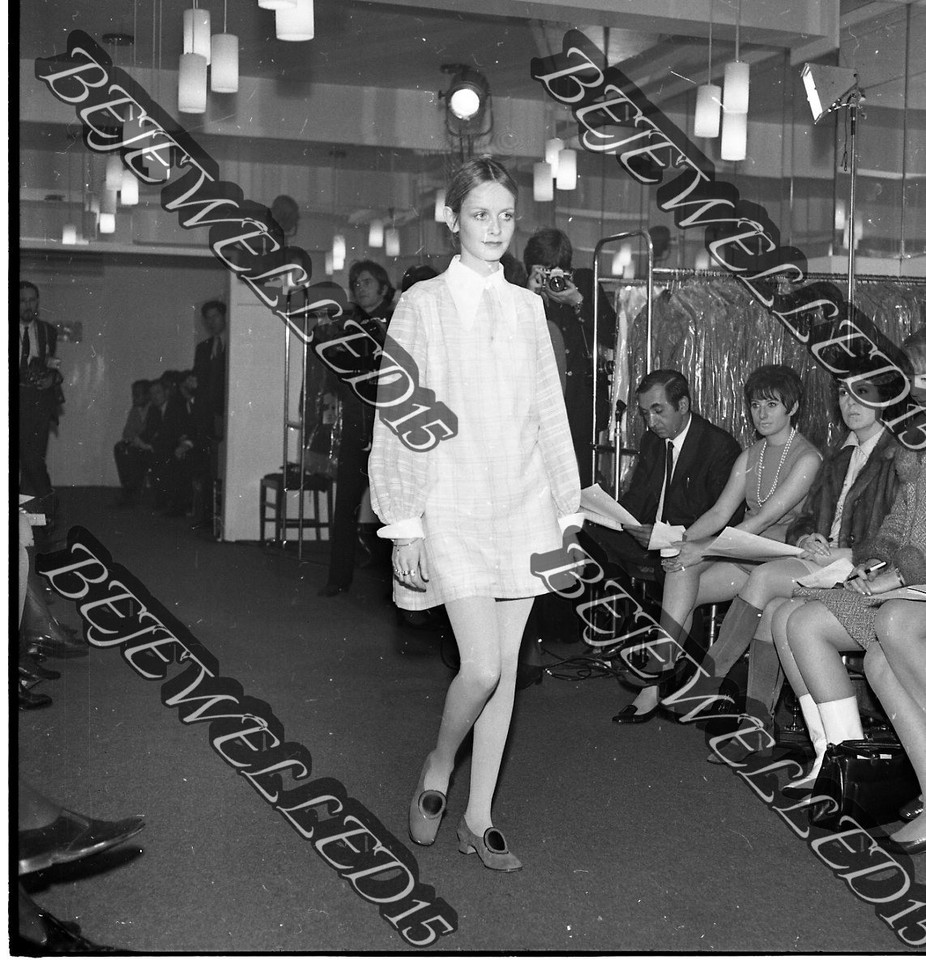 3x Original Old Negatives.1960's Pop Singer & Model "Twiggy".....#247 ...