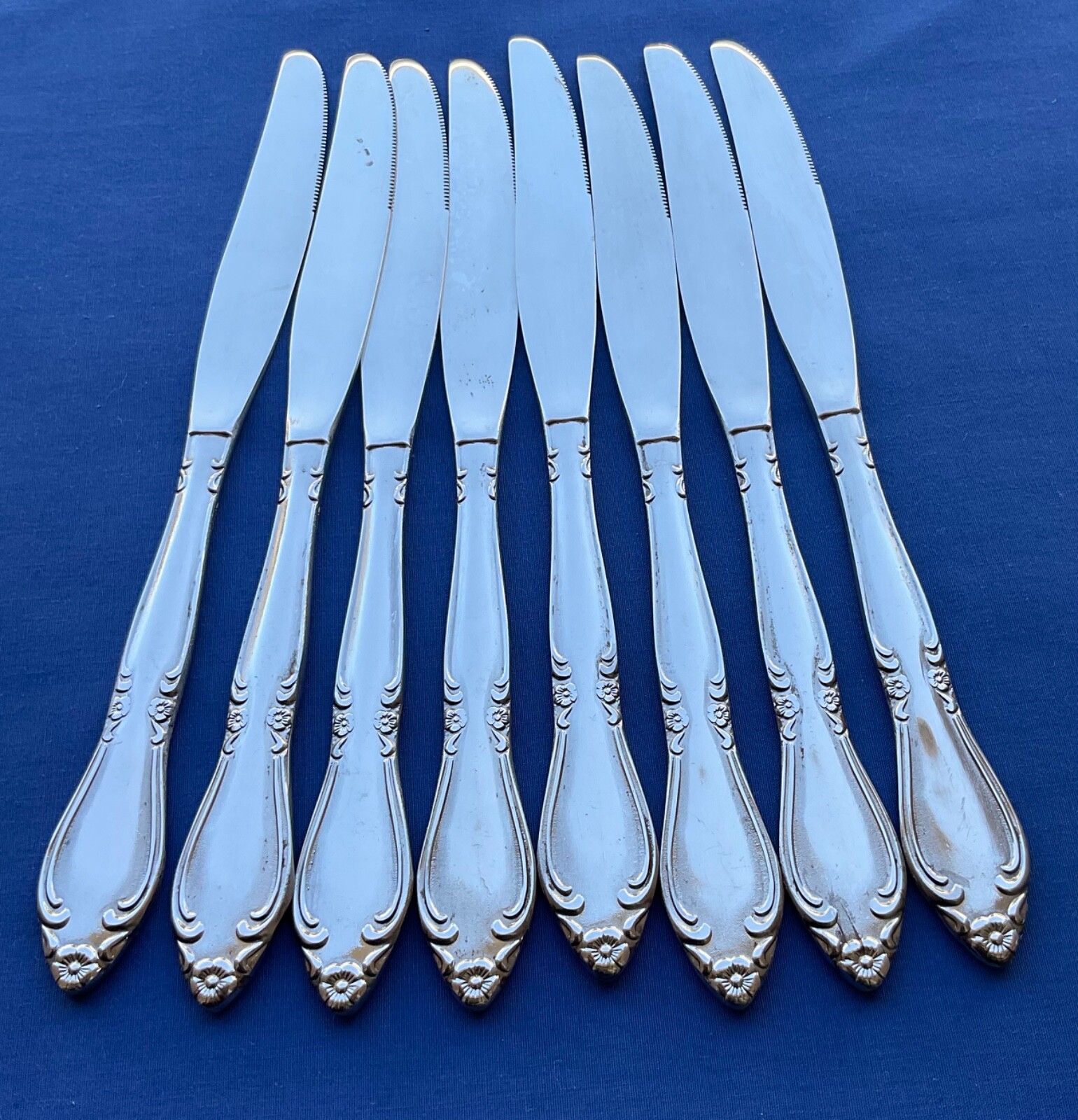 Oneida CHATEAU Stainless Oneidacraft DELUXE Dinner Knives Engraved F ...