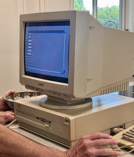 Vintage Commodore Amiga 3000 Computer System Keyboard, Mouse, CRT ...