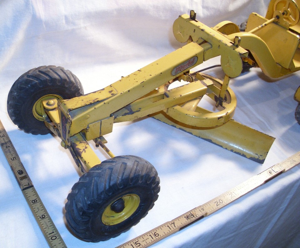 DOEPKE MODEL TOYS 1955 ADAMS MOTOR GRADER IN YELLOW PRESSED STEEL METAL ...