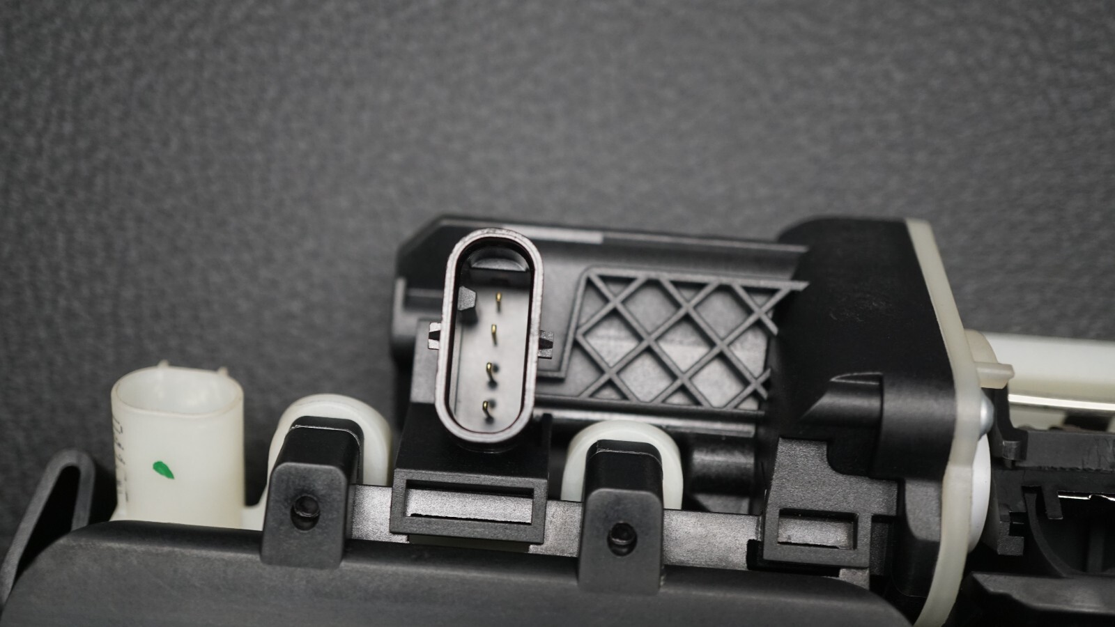 GENUINE MERCEDES BENZ S CLASS W222 TAILGATE HANDLE A2227500593 ...