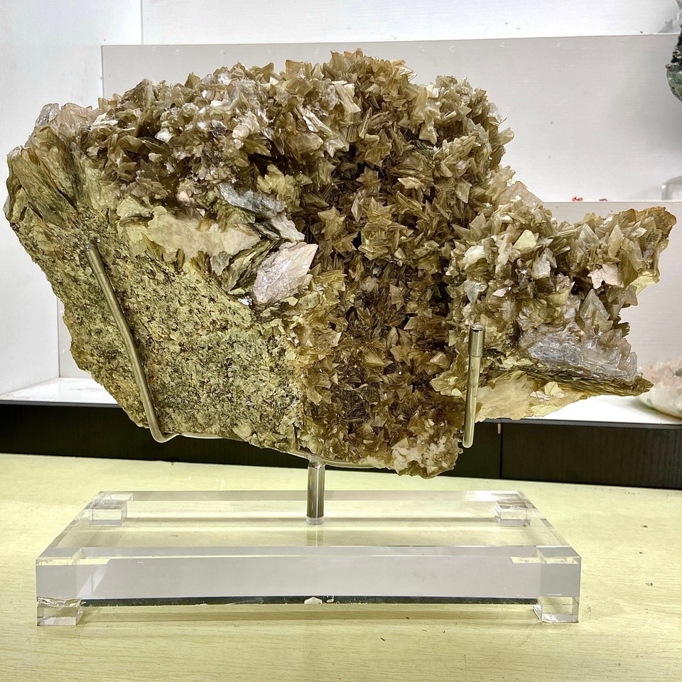 18.84LB Strange crystal specimen of natural star mica from Brazil | eBay