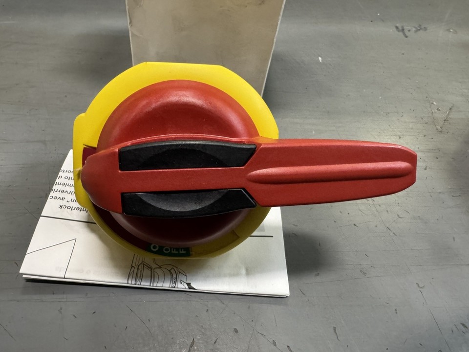 New! Allen Bradley 194R-PY Ser A Operating Disconnect Handle Lockable ...