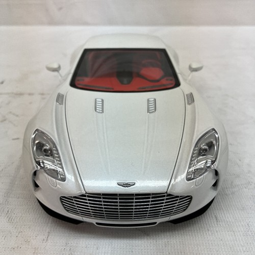 AUTOart ASTON MARTIN one 77 1 18 Diecast Car Aston Martin Auto Art Used ...