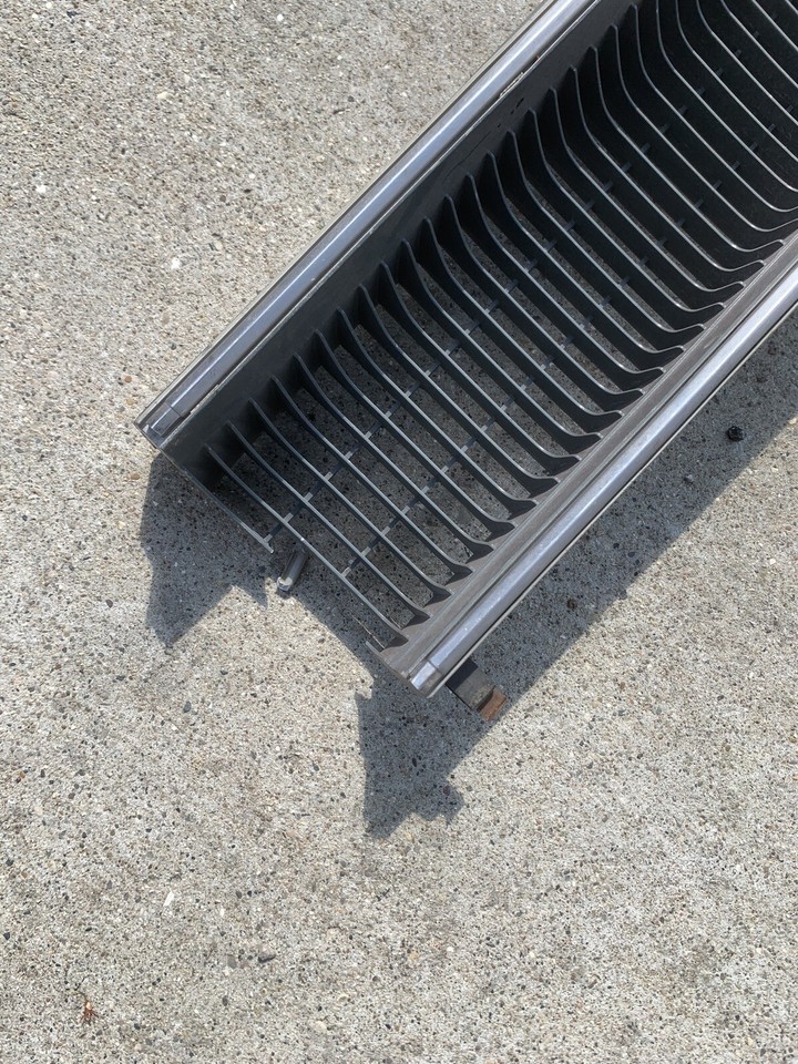 1970 70 Roadrunner Sport Satellite GTX Center Grille Grill Front | Front