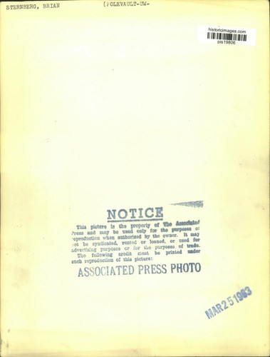 1963 Press Photo University of Washington pole vaulter Brian Sternberg ...