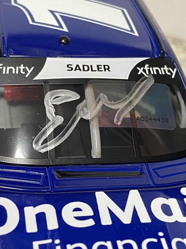 1:24 Elliott Sadler #1 OneMain Financial Autographed 2018 Camaro ...