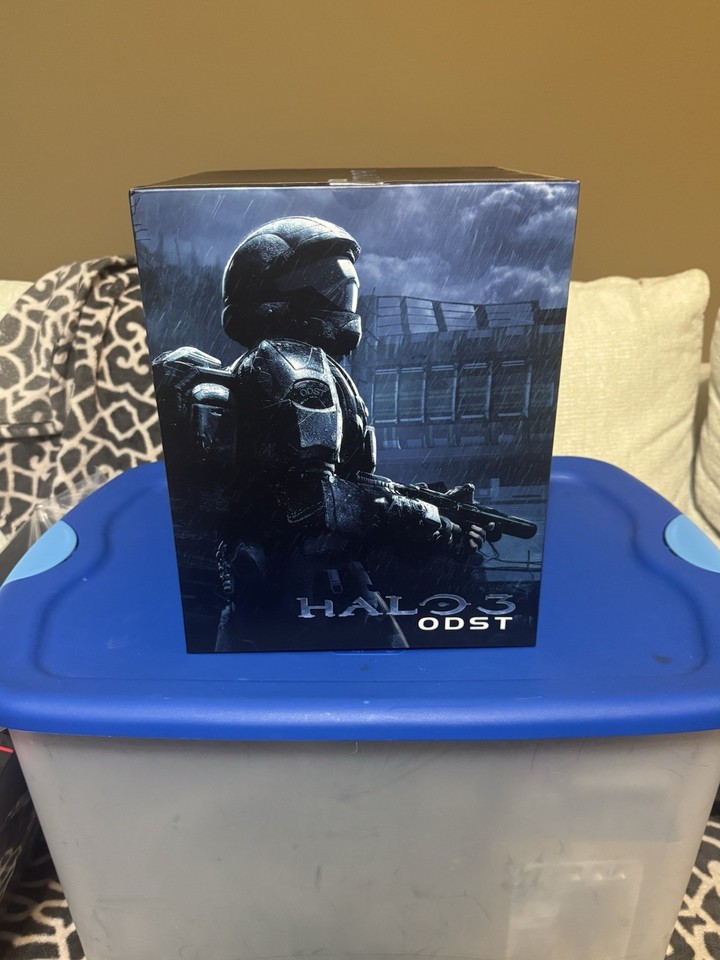 Halo ODST Buck Statue Xbox Gear Shop Exclusive 550/2000 | eBay