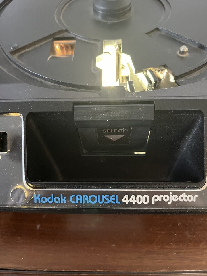 Kodak Carousel 4400 Slide Projector With Remote And Case Read ...