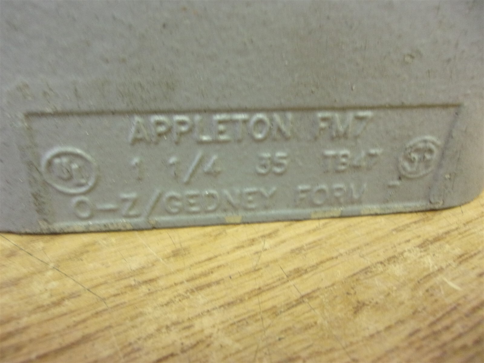 Appleton FM7 1-1/4" 35 TB47 OZ Gedney Form 7 Conduit Body *FREE ...