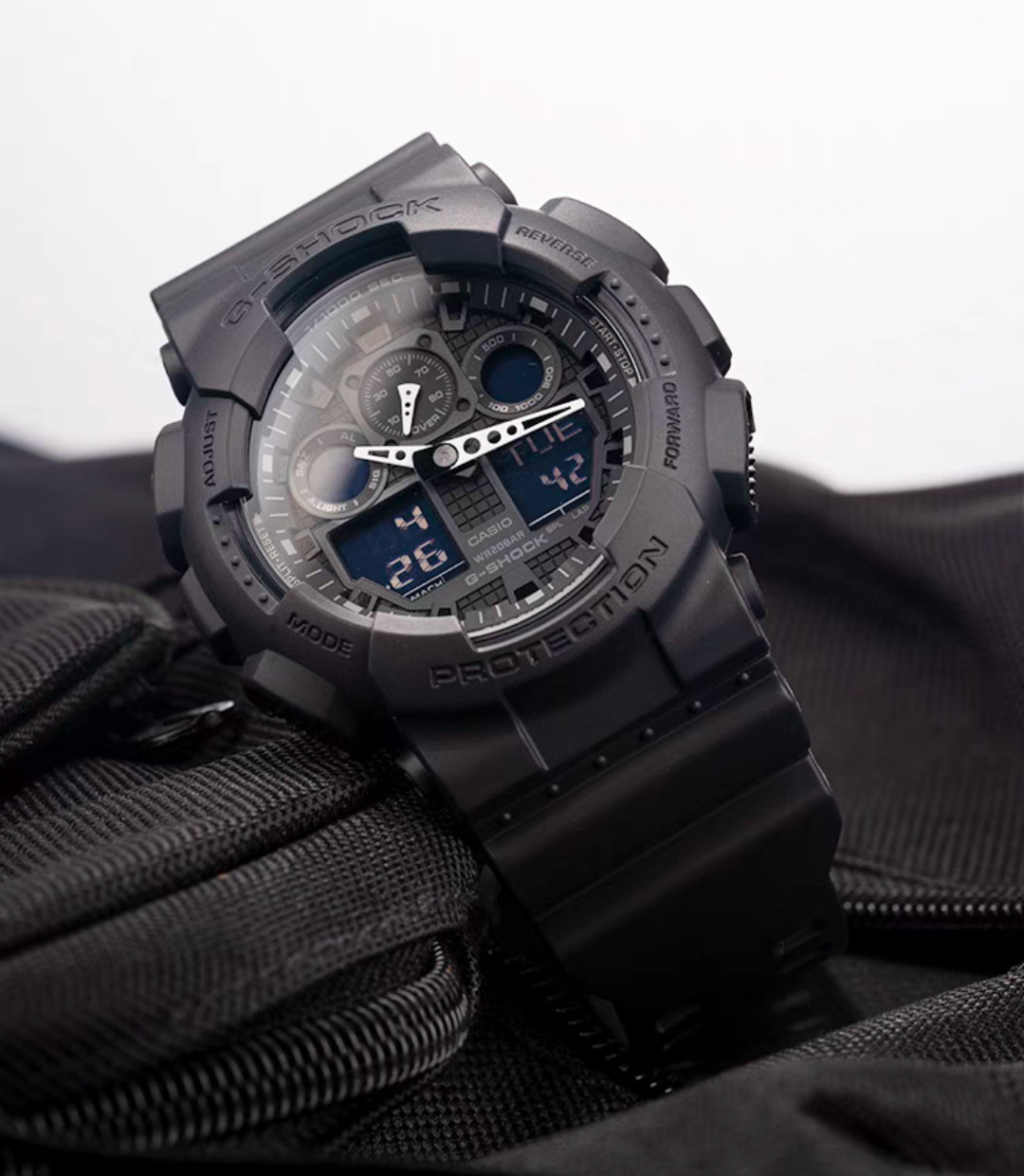 Casio Men's Watch G-Shock Black GA100-1A1