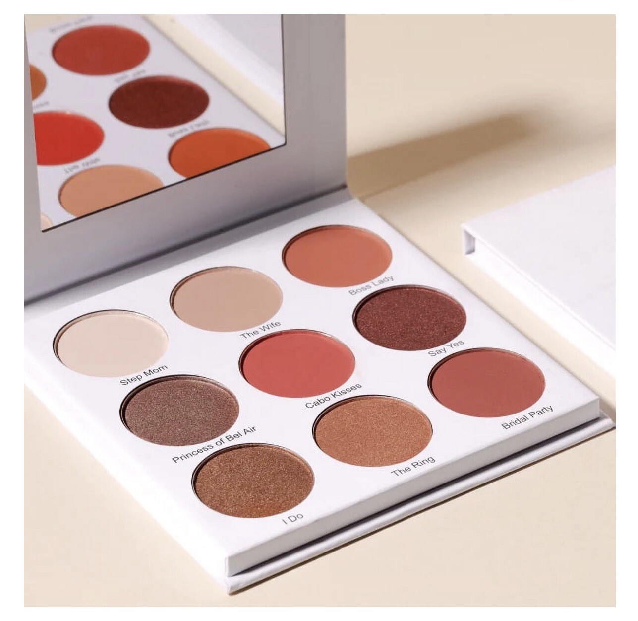 Give Them Lala Beauty The Grown Woman Palette. MSRP $42. NIB. Free Bag ...