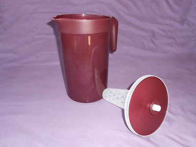 Tupperware 1 gallon classic pitcher seal with infuser insert lemonade ...