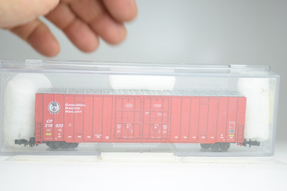 N Scale BOX CAR UP GN SF ATSF PFE WP BNSF SM MILW OP&E cars sold ...